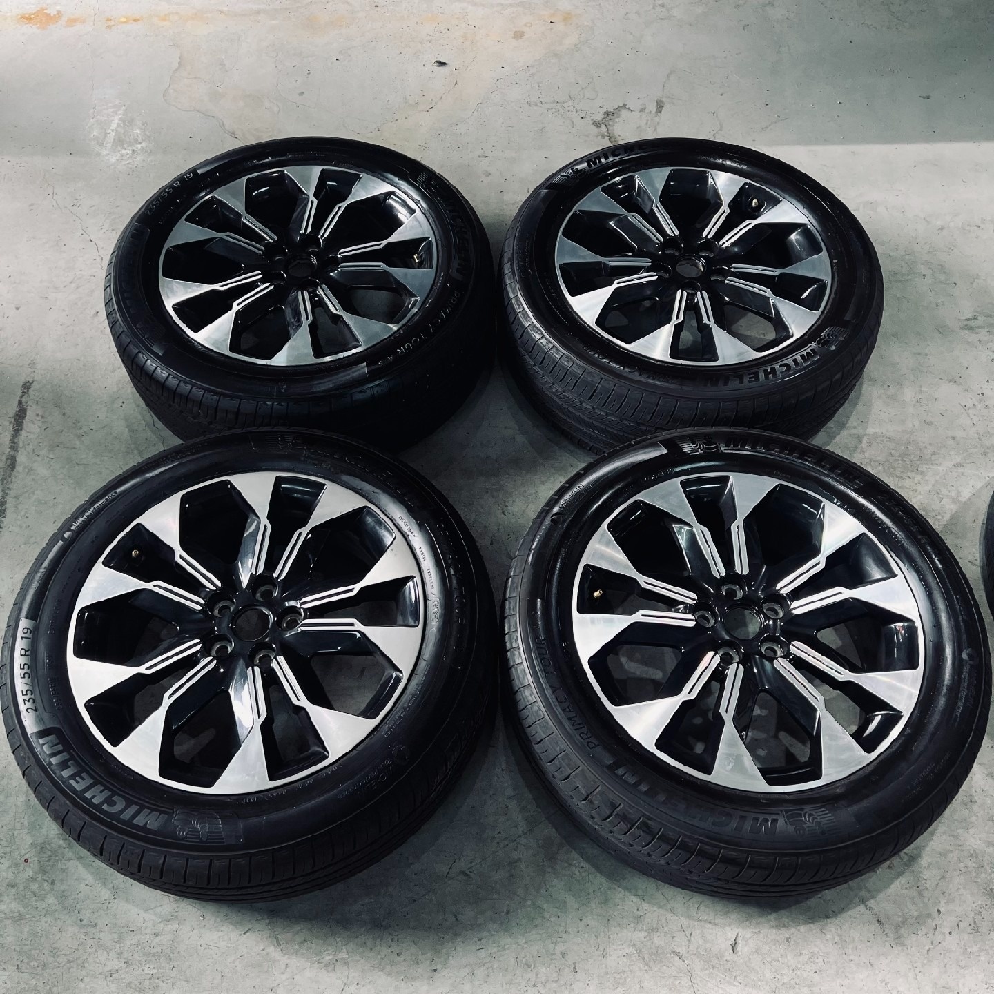 카니발19인치 중고휠타아어 | 경기도 안산시 단원구 신길동 | 중고타이어판매 | 당근 비즈 소식