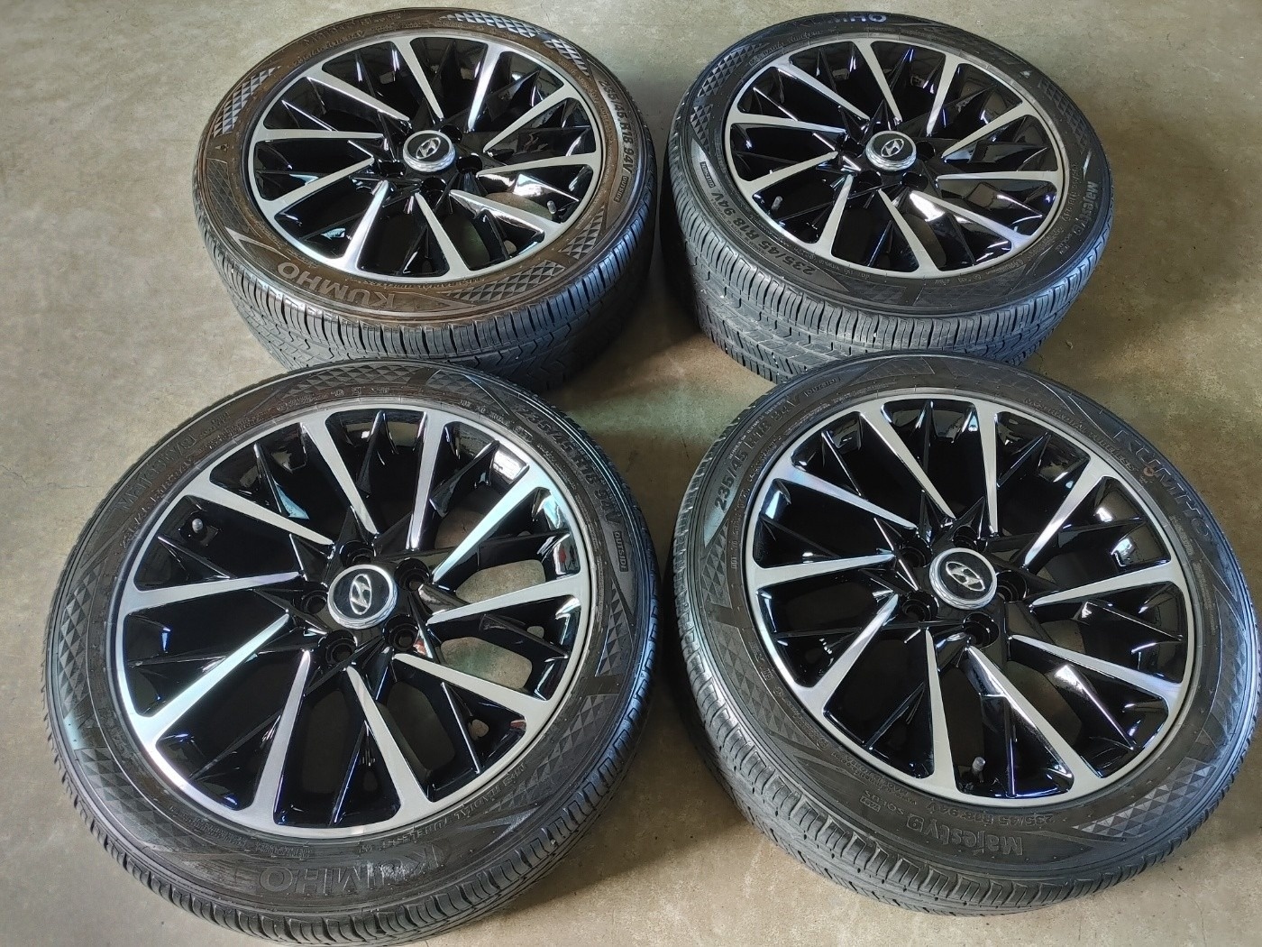 쏘나타DN8 18인치 휠타이어 | 전라남도 무안군 삼향읍 | 중고타이어판매 | 당근 비즈 소식