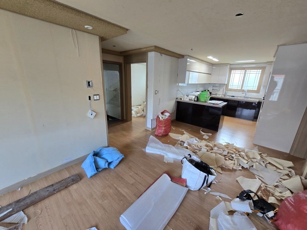 정실 만진리치빌 도배 시공 | 제주특별자치도 제주시 연동 | 미장/타일/도배/도장 | 당근 비즈 소식