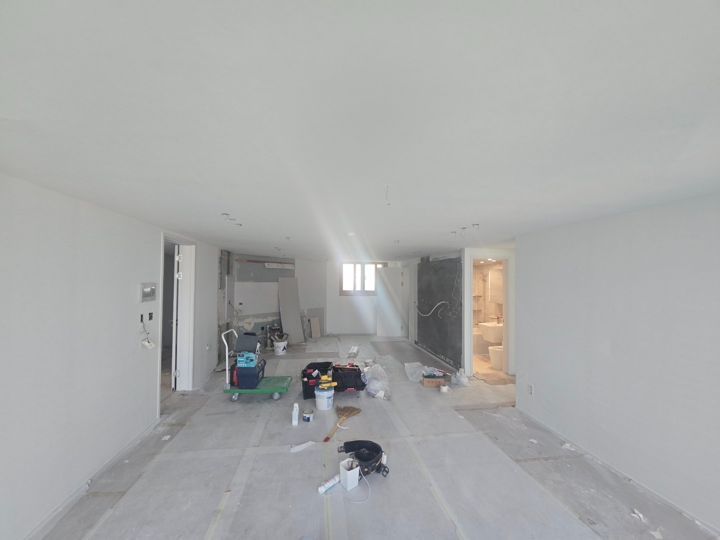 파주 해솔마을 1단지 무몰딩 실크 도배 | 경기도 고양시 덕양구 행신동 | 미장/타일/도배/도장 | 당근 비즈 소식