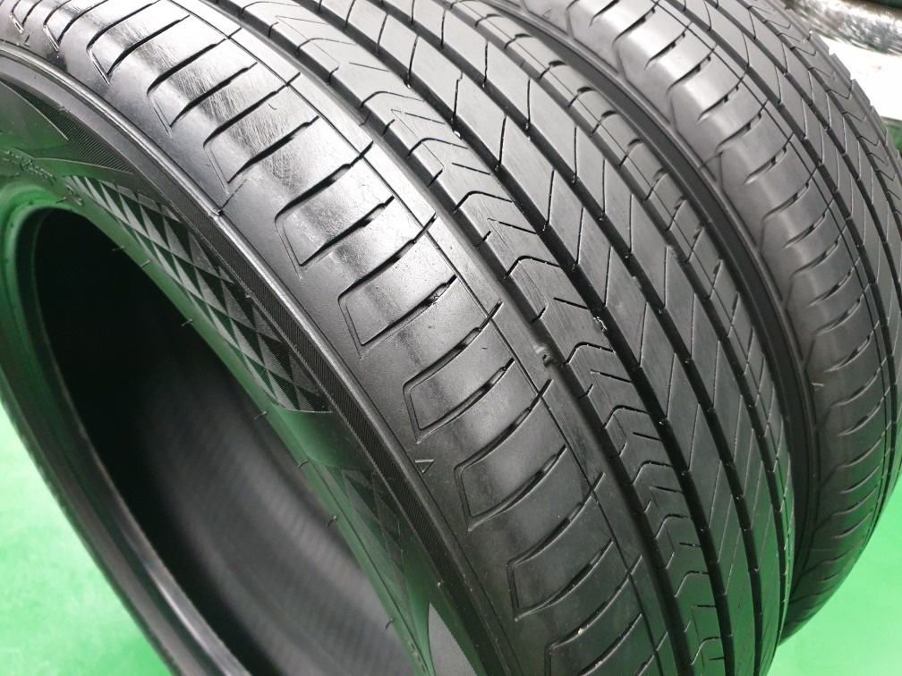 금호 중고타이어 마제스티9 솔루스 215 55 17 2본 - 서울특별시 은평구 녹번동 | 비즈프로필