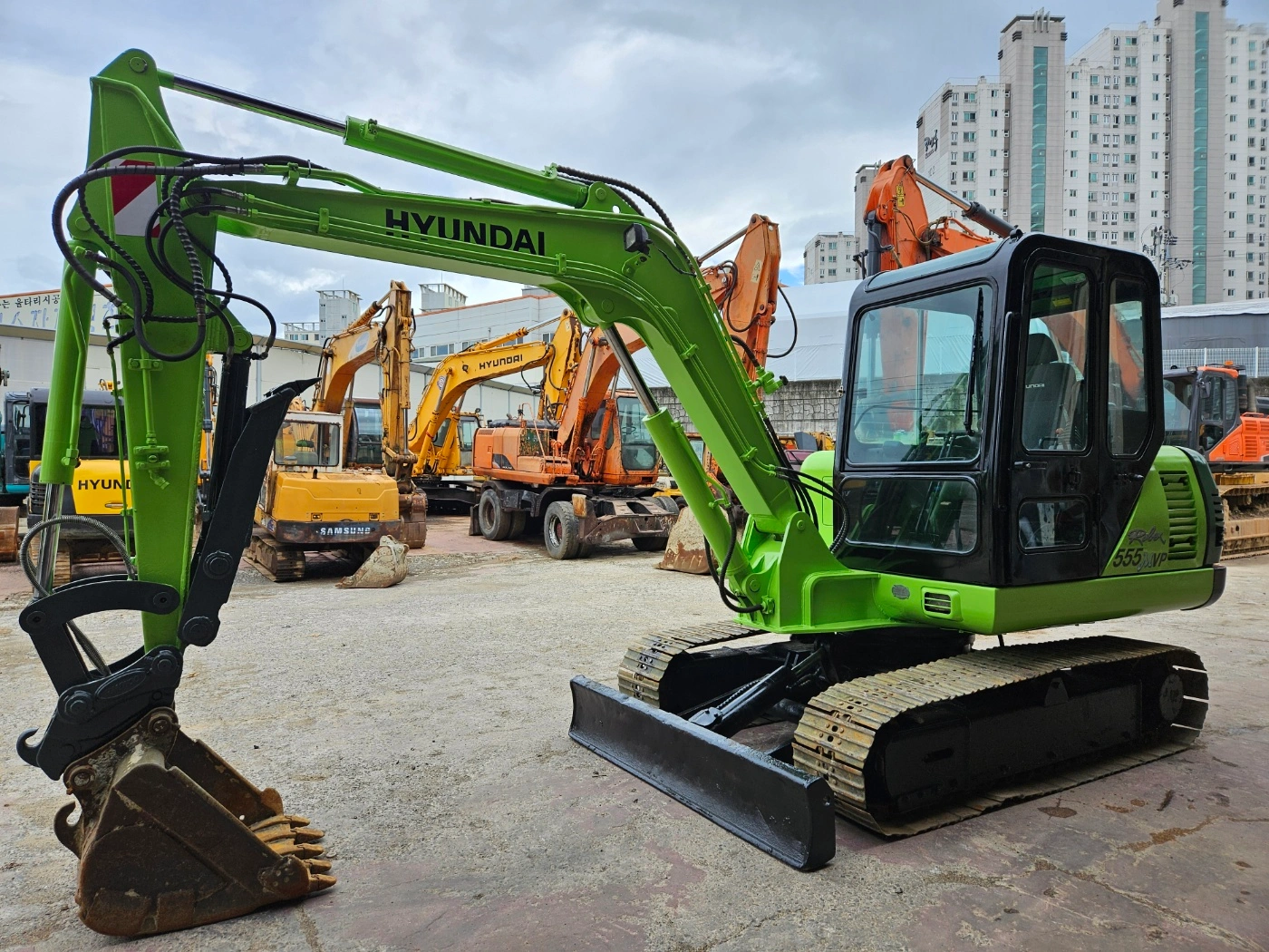 현대 R555 M 2001년식 딱따구리집게 02 중고굴삭기 | 경상북도 김천시 응명동 | 중고차매매 | 당근 비즈 소식