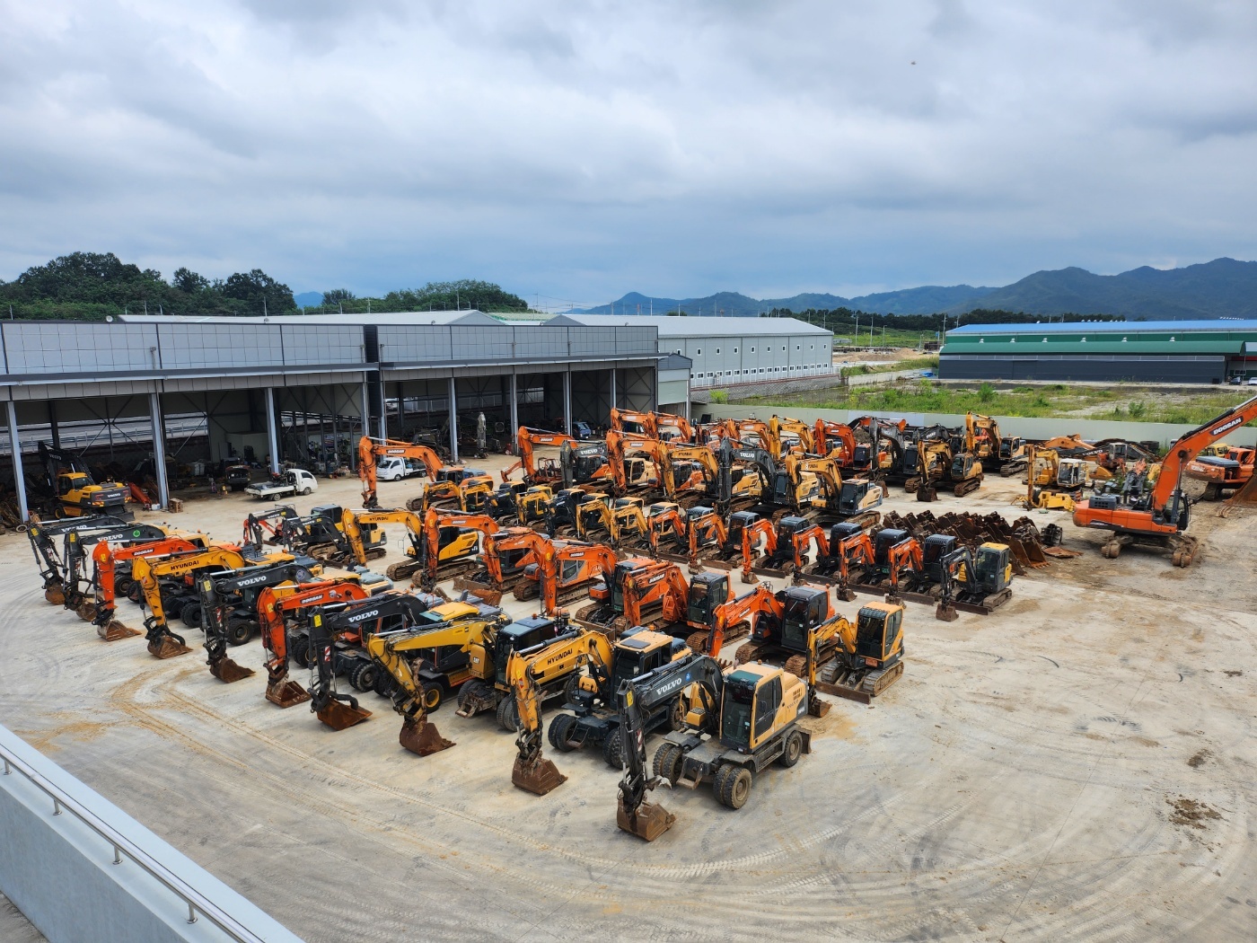 볼보 EC60E Pro 2020년식 코끼리집게 회전라인 가동6200 02 중고굴삭기 | 경상북도 김천시 응명동 | 중고차매매 | 당근 비즈 소식