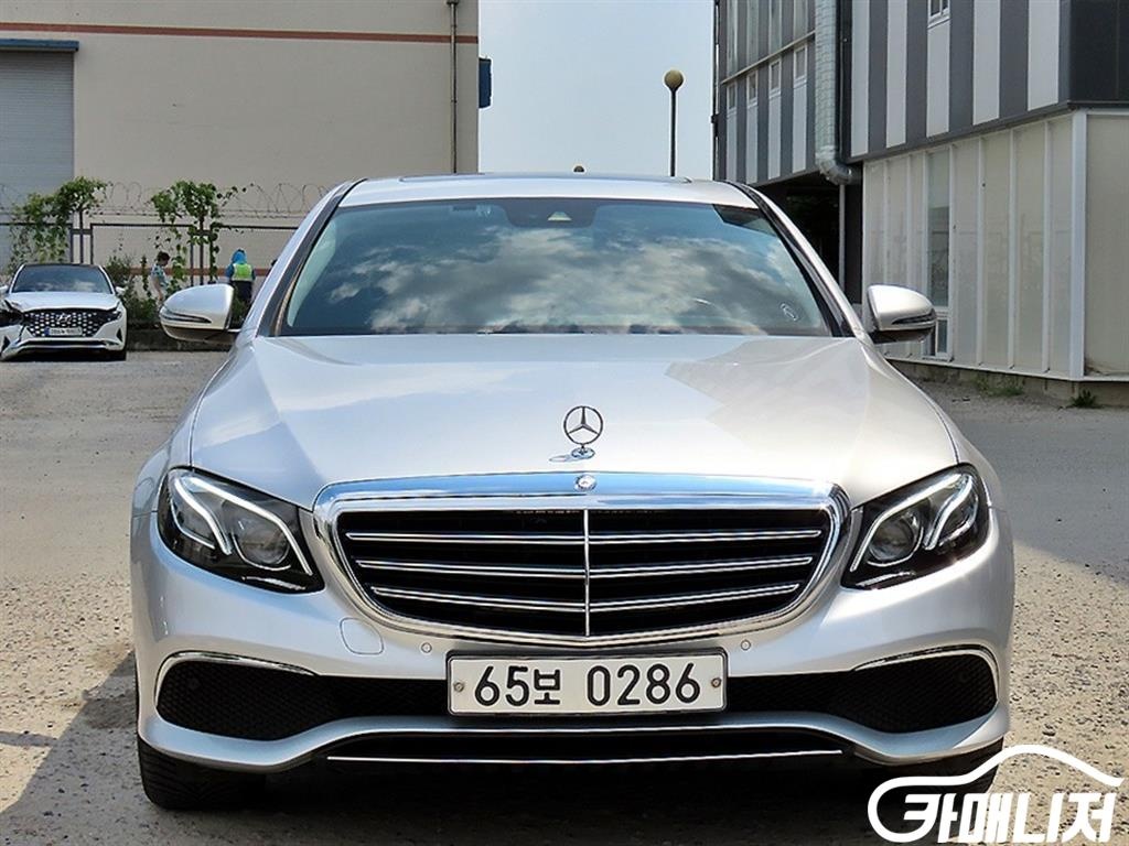 [벤츠]E-클래스 W213 E220d 익스클루시브 (5인승) 중고차 판매합니다 - 서울특별시 강서구 등촌동 | 비즈프로필