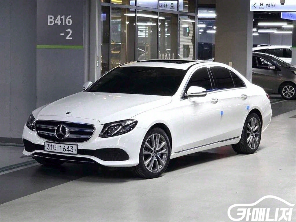 [벤츠]E-클래스 W213 E300 4MATIC 아방가르드 (5인승) 중고차 판매합니다 - 경기도 군포시 산본동 | 비즈프로필