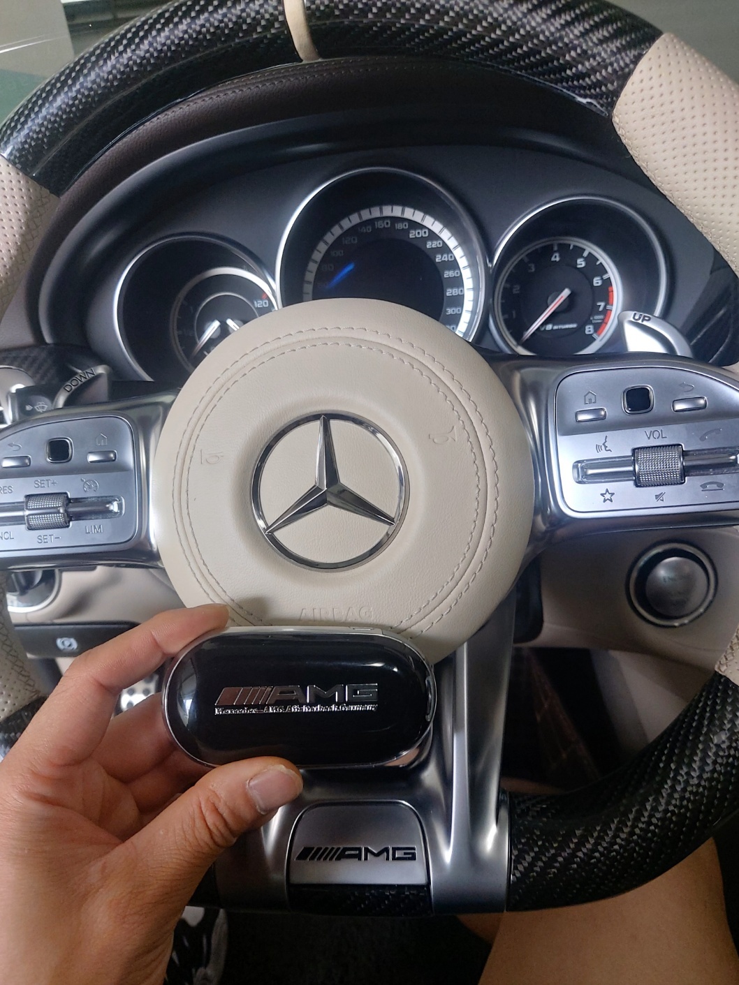 벤츠 Cls63 Amg 고성능 자동차키 최신형 Lcd 터치스크린 디지털키로 개조 업그레이드 점검수리 수입차키 해결사 경기도