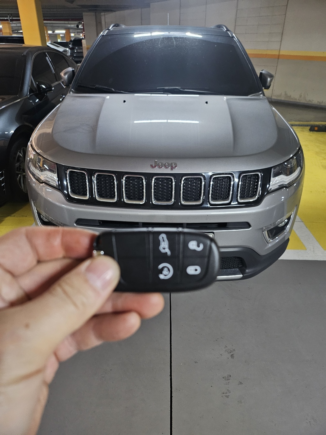 지프 Jeep 그랜드 체로키 랭글러 레니게이드 구형 스마트키 를 최신형 Lcd 디지털키로 개조 튜닝 원격잠금추가 경기도