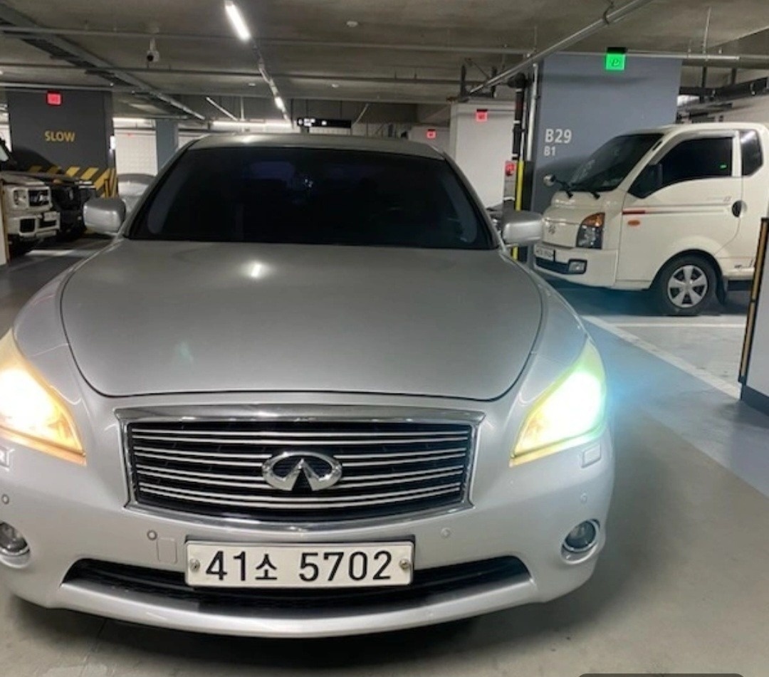 M Y51 3.7 RWD (333마력) | 양정동 | 당근 중고차