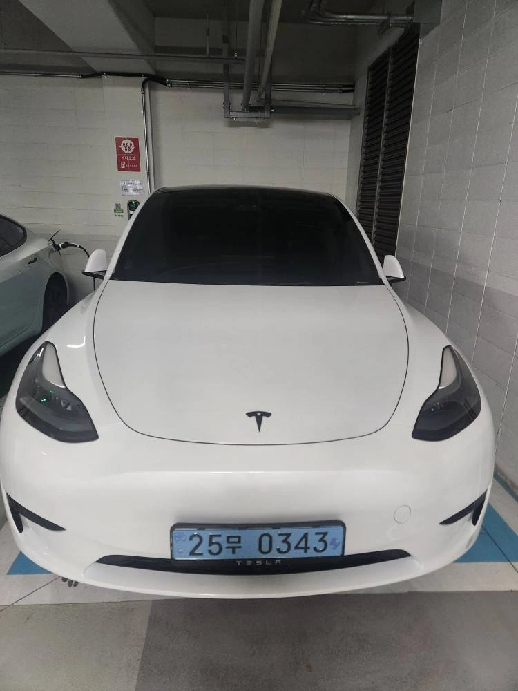 모델 Y BEV(75 kWh) RWD 스탠다드 레인지 | 비전1동 | 당근 중고차