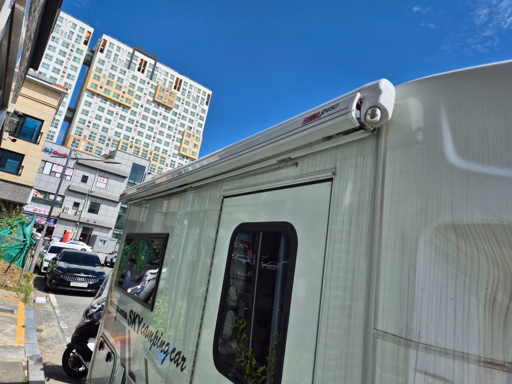 더 뉴 봉고 Ⅲ 1톤 PU 워크스루밴 킹캡 L/ 모빌로드아지트캠핑카 | 서초4동 | 당근 중고차