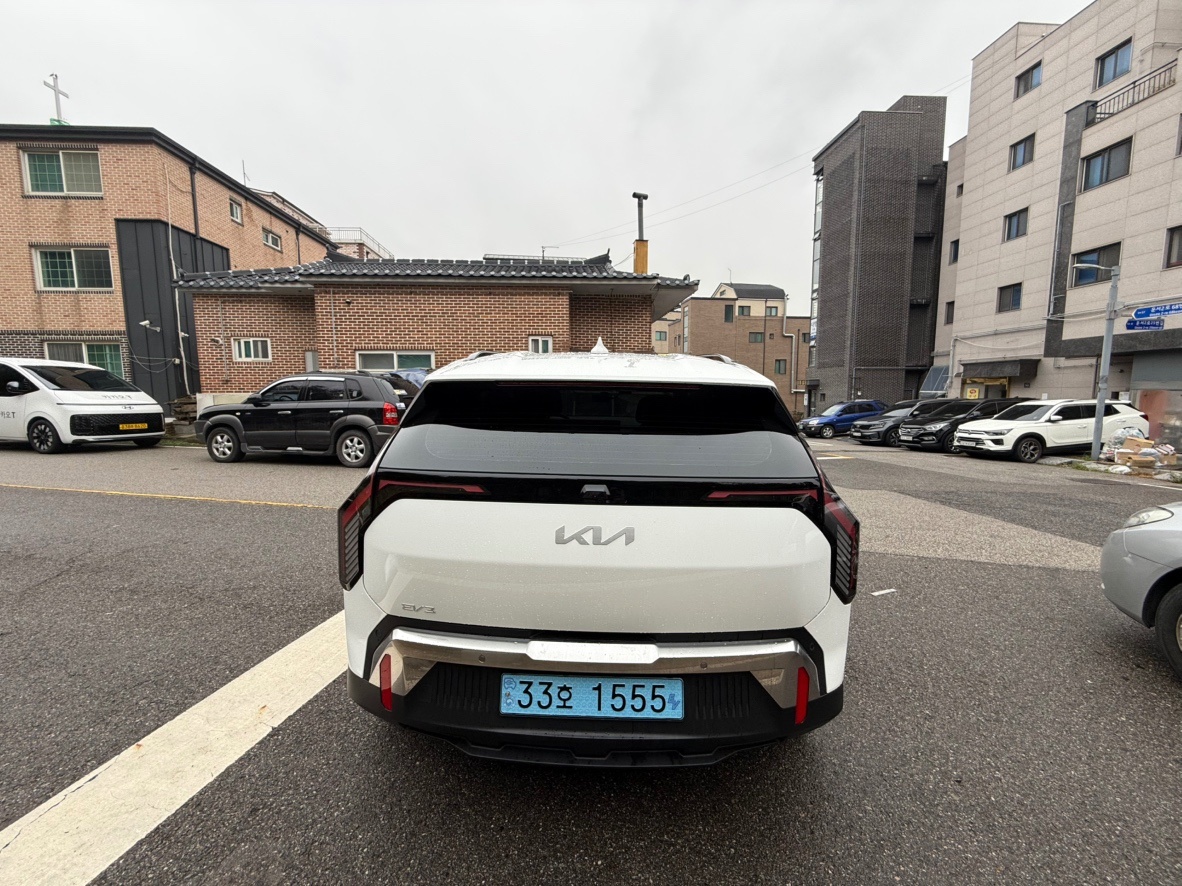 EV3 SV1 BEV(롱레인지/81.4kWh) FWD 어스(501km) | 서초4동 | 당근 중고차