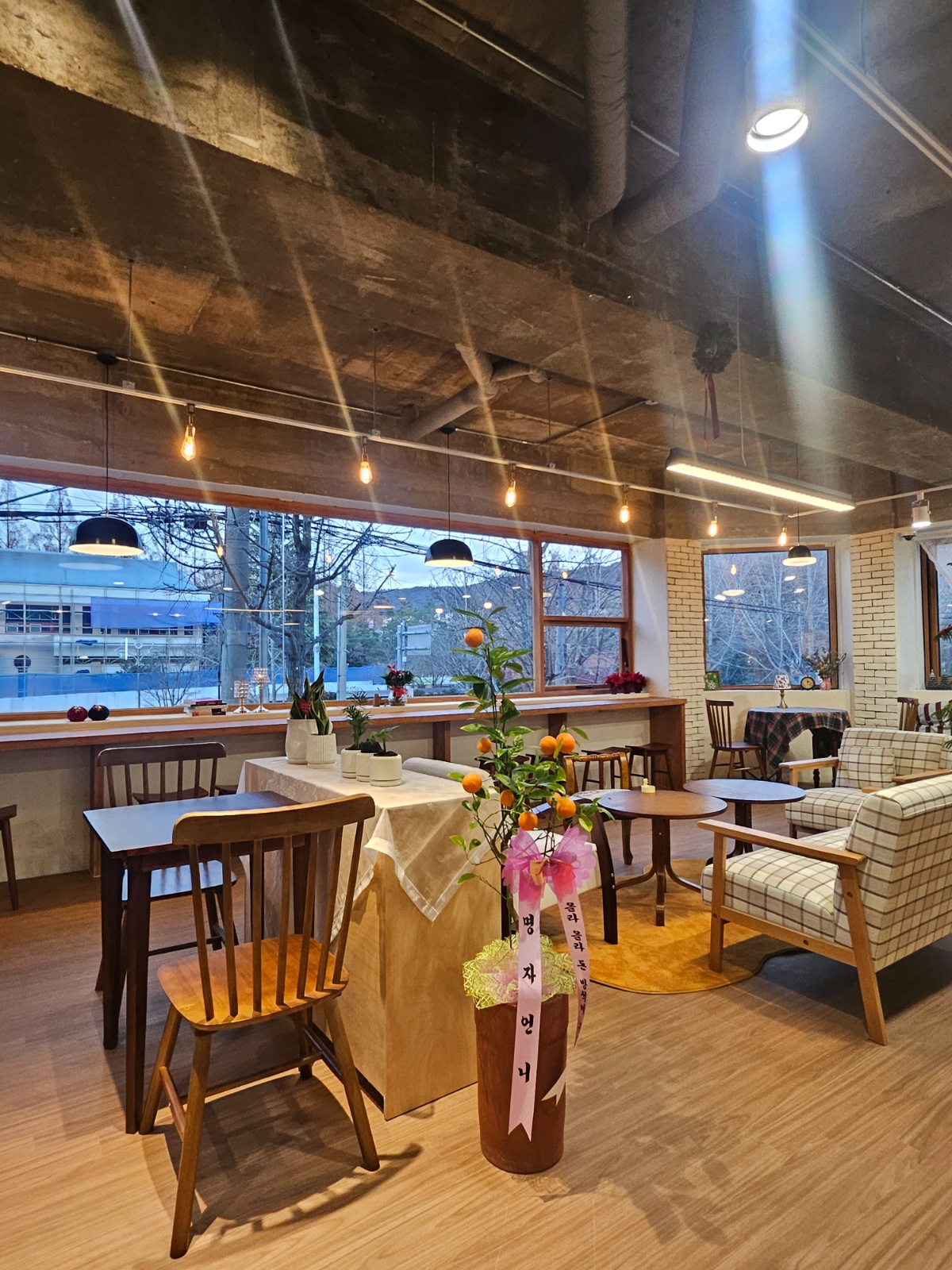 연지공원 앞 2층카페 알바구해요 | 카페올라 | 내동 | 당근 알바