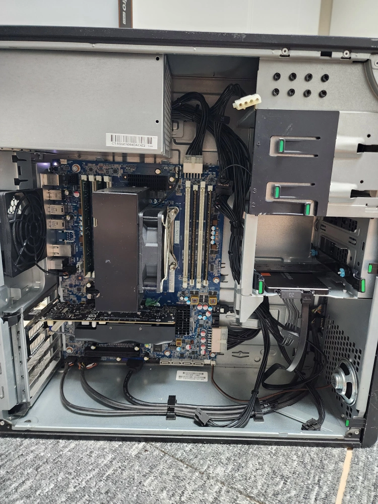 hp z440 워크스테이션 팝니다 | 당근 중고거래