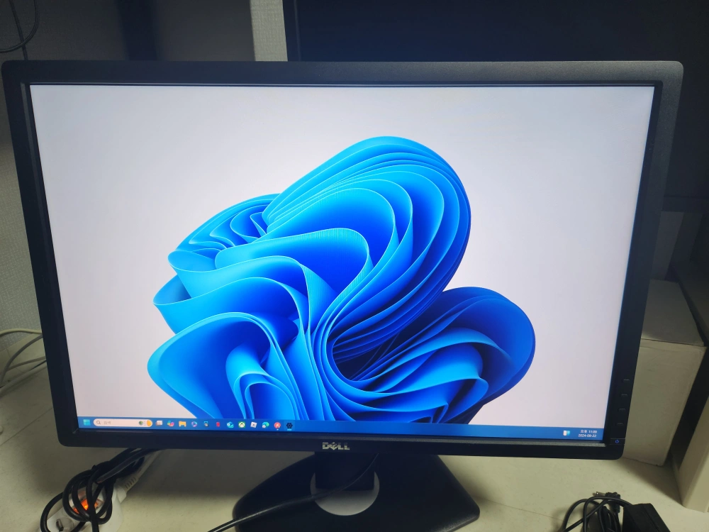 dell 24인치 피봇가능 모니... | 당근 중고거래