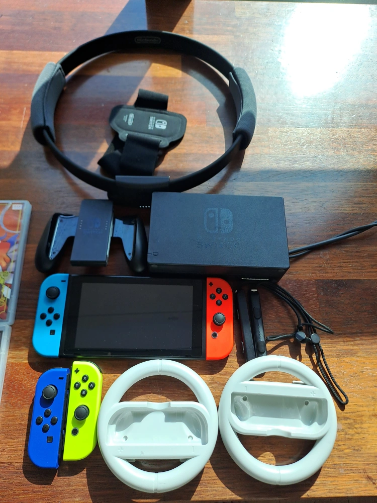 닌텐도스위치 4인 + 링피트 + 게임팩 10종 | 서초4동 | 취미/게임/음반 | 당근 중고거래