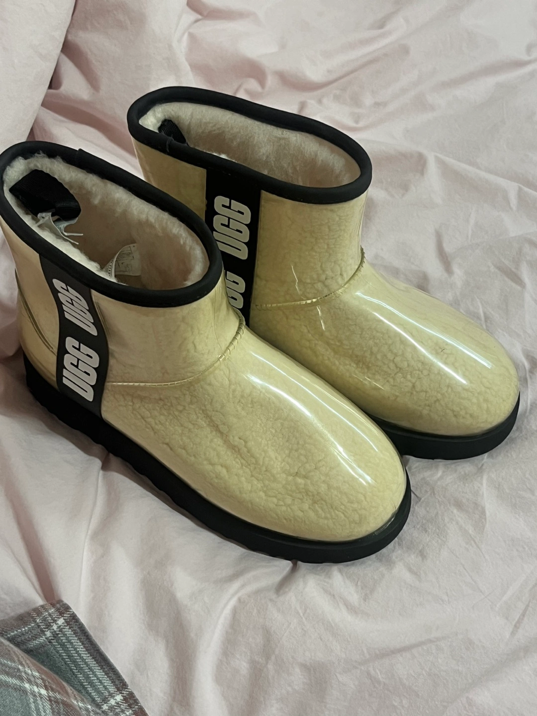 미국 어그 클리어 us7 (240) | 당근 중고거래