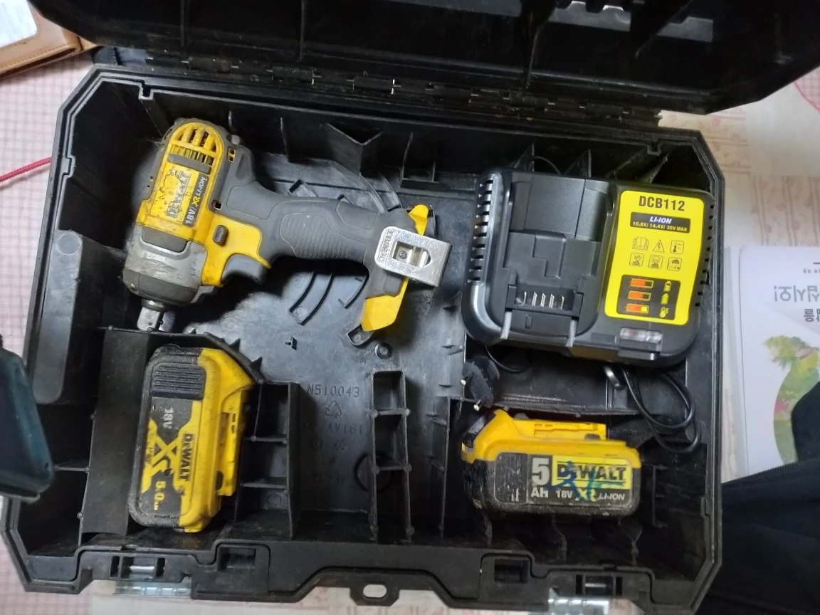 Dewalt 임펙드릴 18V | 당근 중고거래