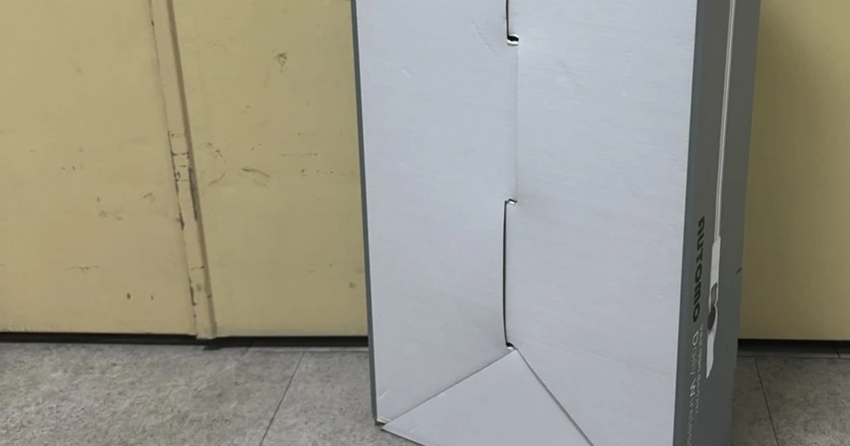 선물 받은 청소기 저한테는 필요 없어서 싸고 저렴하게 올렸습니다 중동 생활가전 당근 중고거래