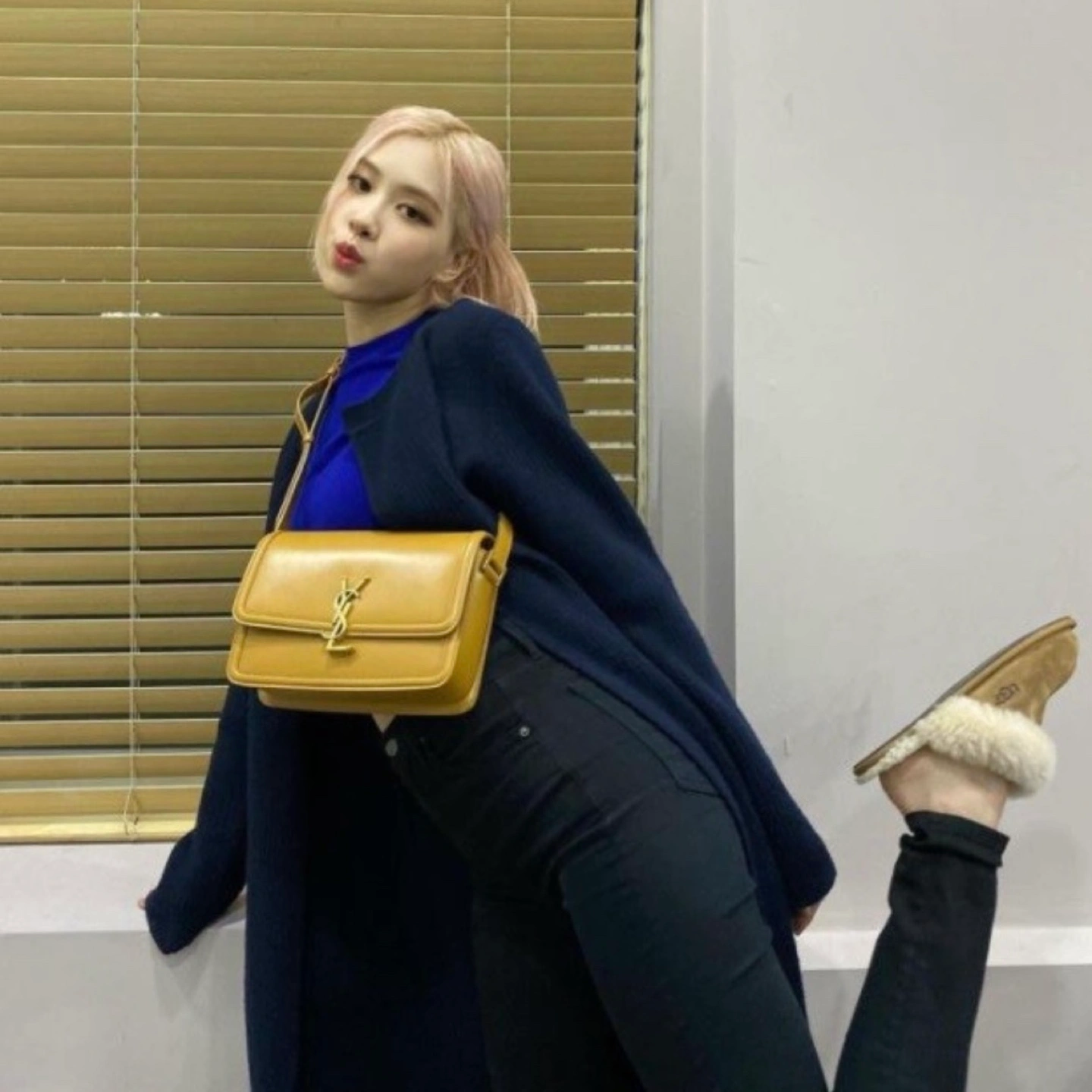 [미개봉 새상품 / 로제 착용] 어그(UGG) 스커페트 2 슬리퍼 정품 - 체스트넛 US7(240) | 금광동 | 여성잡화 | 당근 중고거래