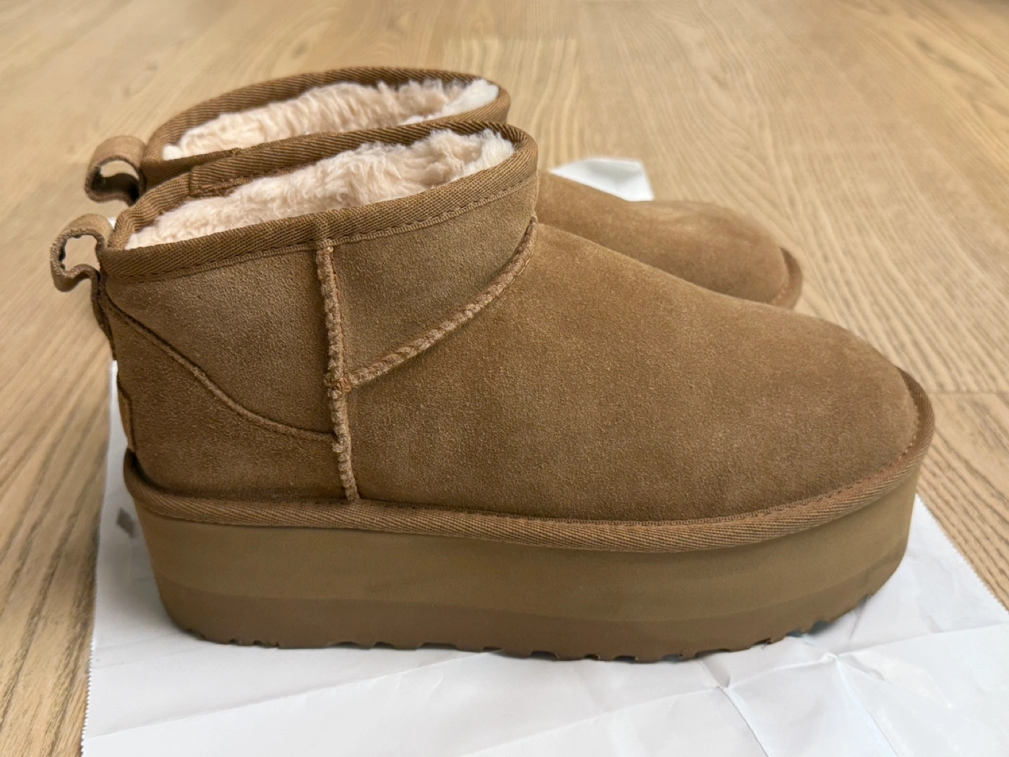 (2회착용) 어그 클래식 울트라 미니 플랫폼 체스넛 230 US6 | 도곡2동 | 여성잡화 | 당근 중고거래