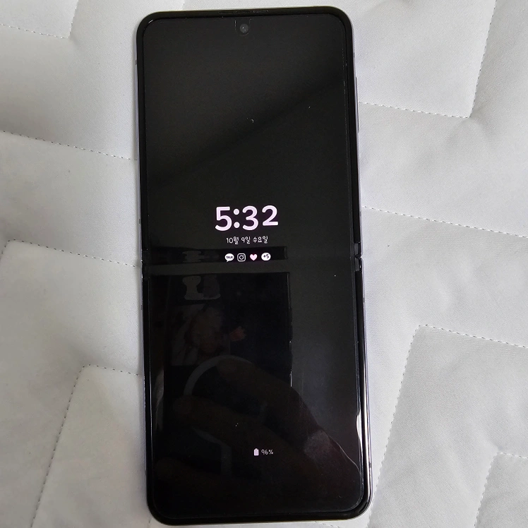 제트플립4 256G 팝니다 (액정교체) | 남해읍 | 디지털기기 | 당근 중고거래