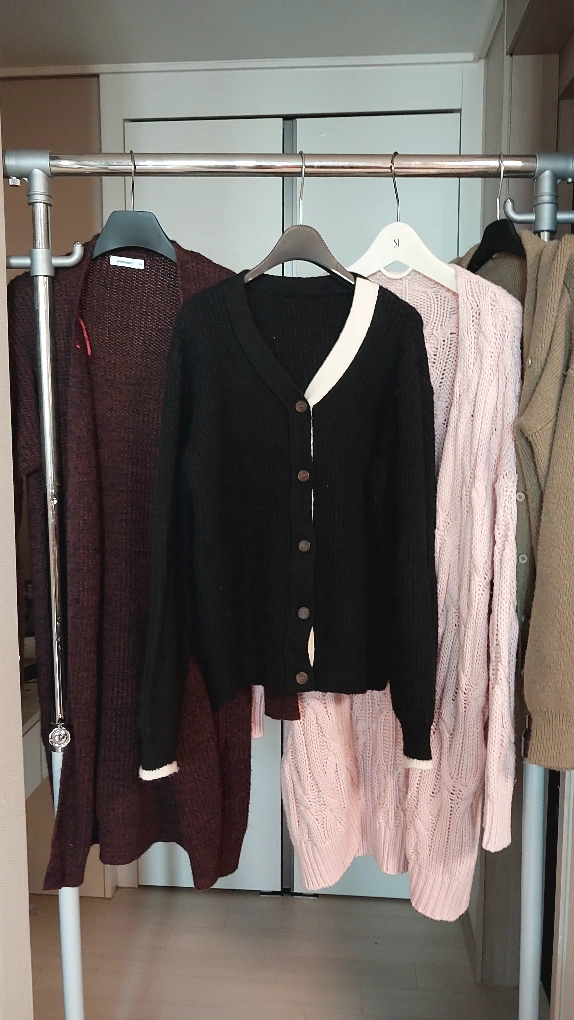4종 니트가디건 검정5566 3천버건디벨리걸5566 2.5 분홍5566 1천 베이지55~88 하단하자 천원 | 송도동 | 여성의류 | 당근 중고거래