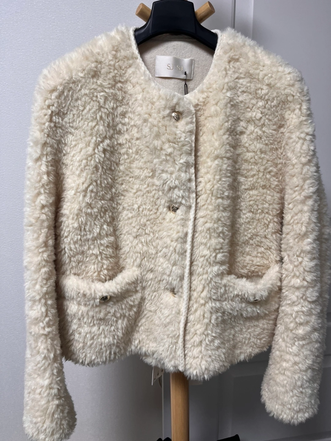 Sjsj 겨울 아우터 (새상품) 1/3까지 | 삼성2동 | 여성의류 | 당근 중고거래