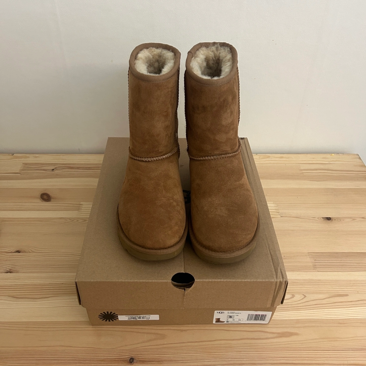 어그 UGG 여성 클래식 쇼츠 2 부츠 체스트넛 230 | 반포동 | 여성잡화 | 당근 중고거래