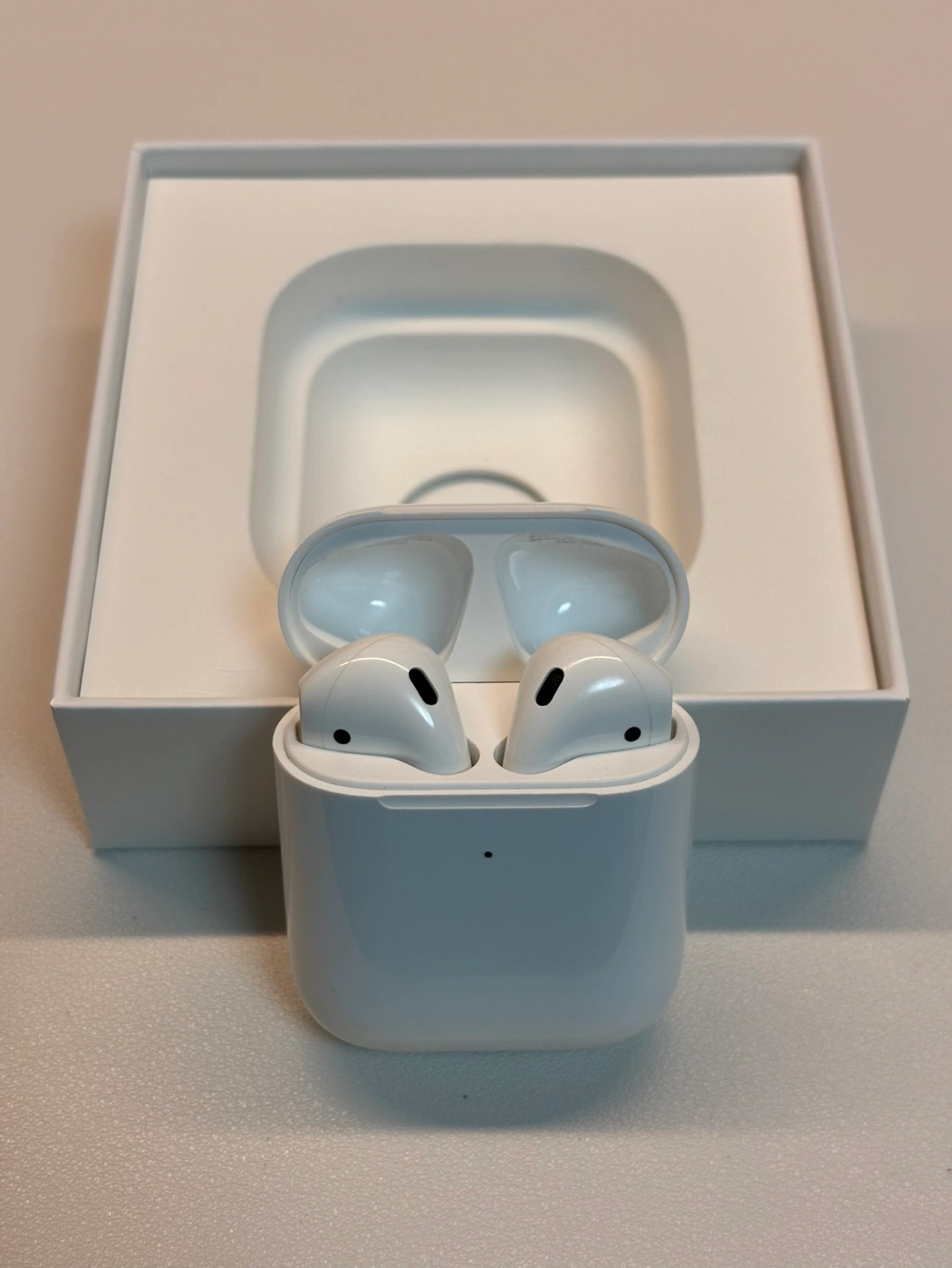 애플 에어팟 2세대(무선충전 케이스 모델) | 정자동 | 디지털기기 | 당근 중고거래