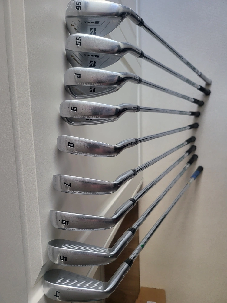 V300 7(5번~56도)+4번(V300 5) 총 9아이언 | 반석동 | 스포츠/레저 | 당근 중고거래