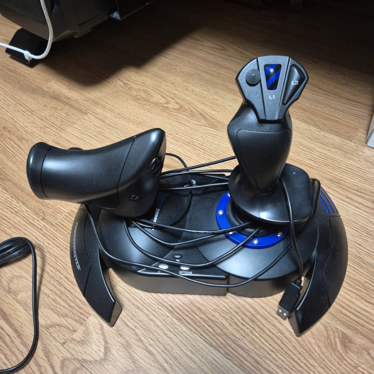ps5 전투 시뮬레이터 Thrustmaster T.Flight Hotas 4 컨트롤러 | 관저동 | 취미/게임/음반 | 당근 중고거래