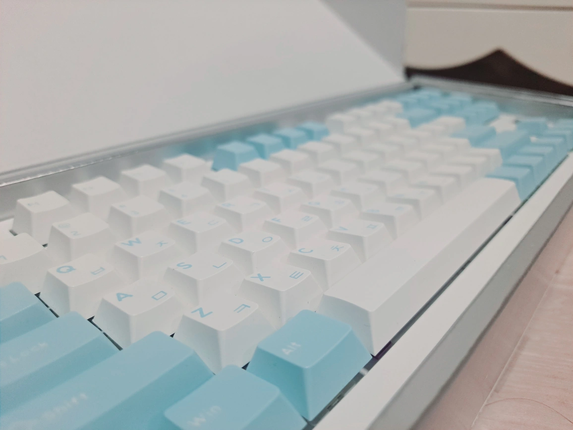 다얼유 a87 pro 8k, 스노우축, 상태 좋음, 풀박스 | 종암동 | 디지털기기 | 당근 중고거래