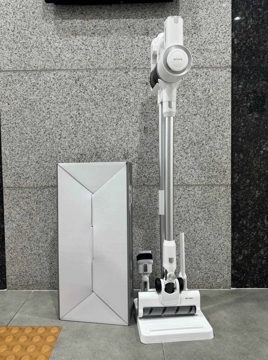 아깝긴한데 쓰는 청소기가 멀쩡해서 선물받은거 저렴히 판매해보겠습니다 창동 생활가전 당근 중고거래
