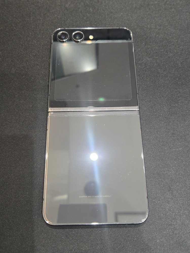 SKT 정상해지) Z플립5 256 그라파이트 색상 | 디지털기기 | 당근 중고거래