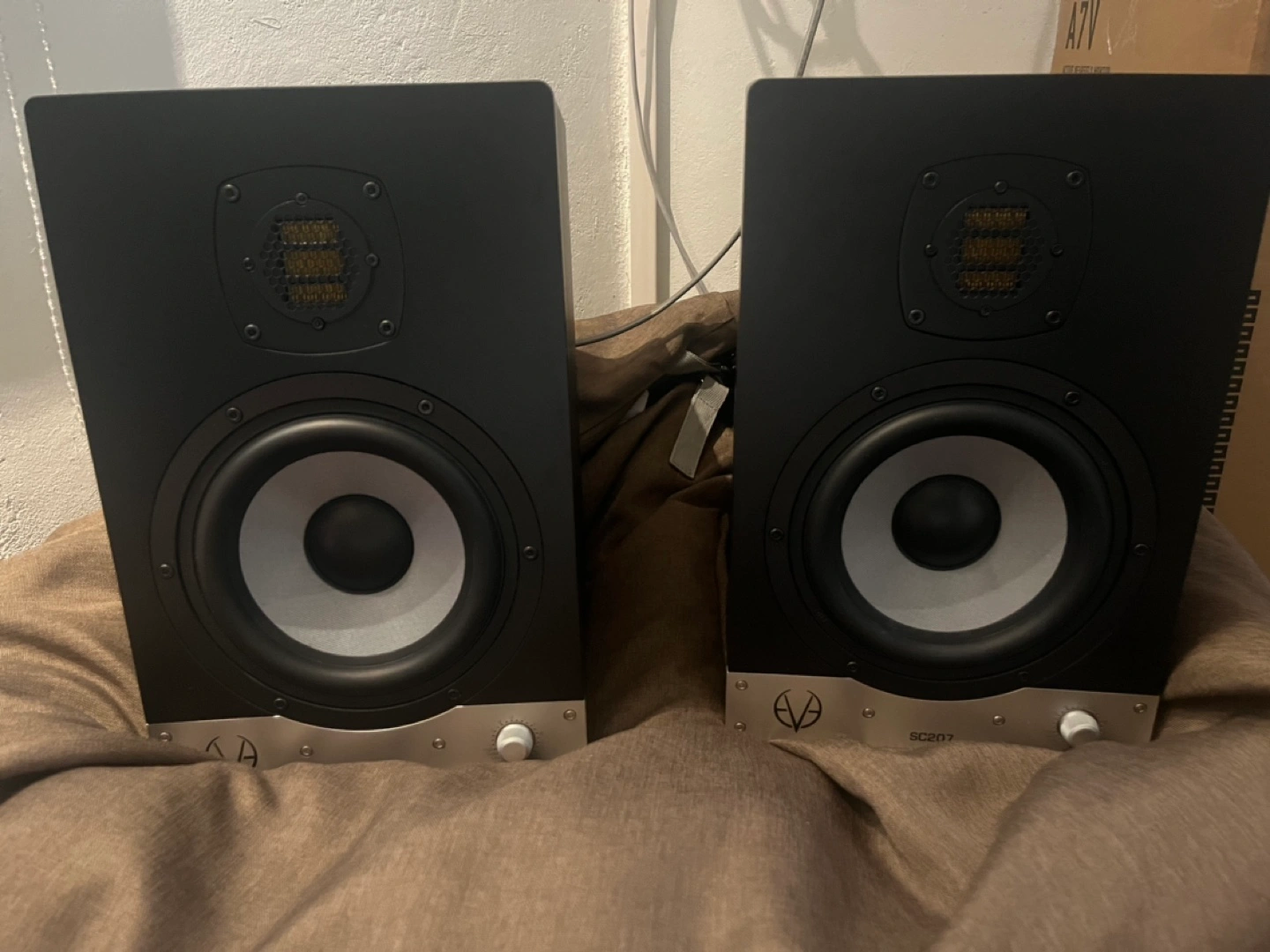 Eve Audio SC207 스피커 1조 | 이태원동 | 디지털기기 | 당근 중고거래