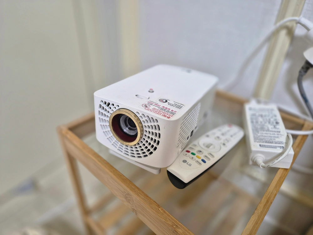 LG시네빔 빔프로젝터 HF60LA | 청수동 | 디지털기기 | 당근 중고거래