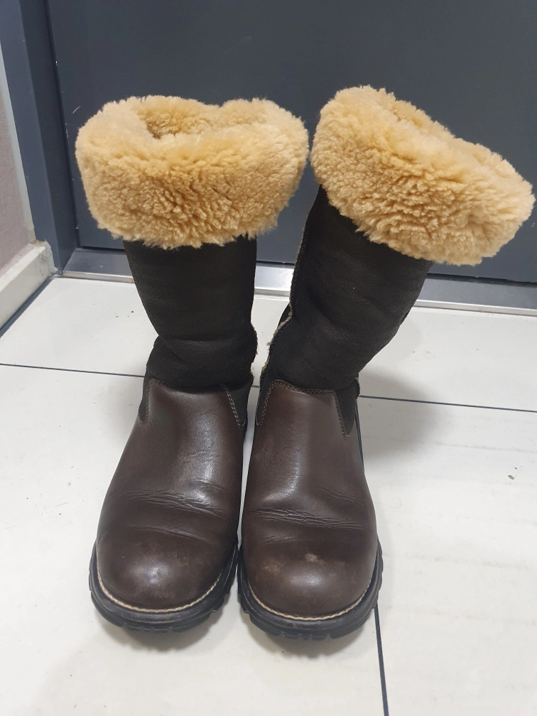 UGG 어그 브룩스 가죽 톨부츠 230~235 | 단구동 | 여성잡화 | 당근 중고거래