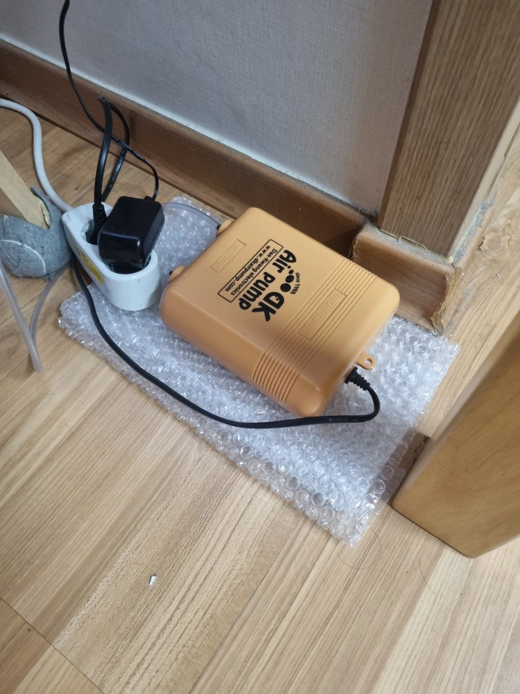 4구 어항기포기 dk-3000 교환원합니다 | 원효로4가 | 반려동물용품 | 당근 중고거래