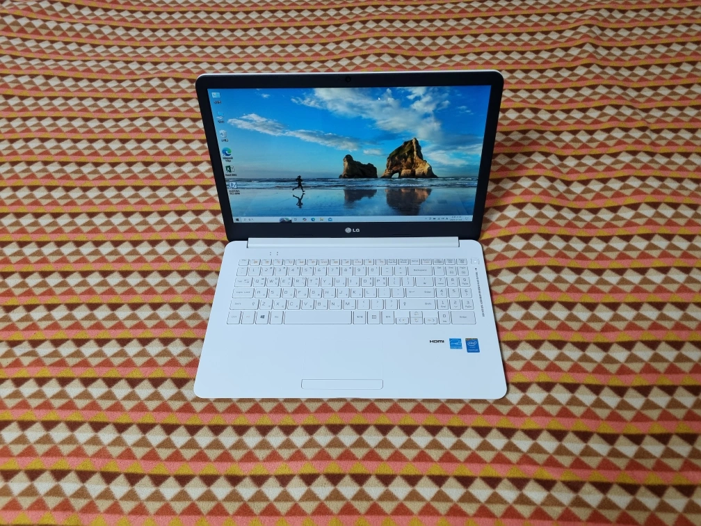 LG전자 15U340/휴대성 좋은 노트북 판매 | 천호제2동 | 디지털기기 | 당근 중고거래