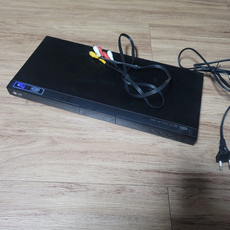 LG DVD CD 플레이어 dv582(리모콘 포함) | 디지털기기 | 당근 중고거래