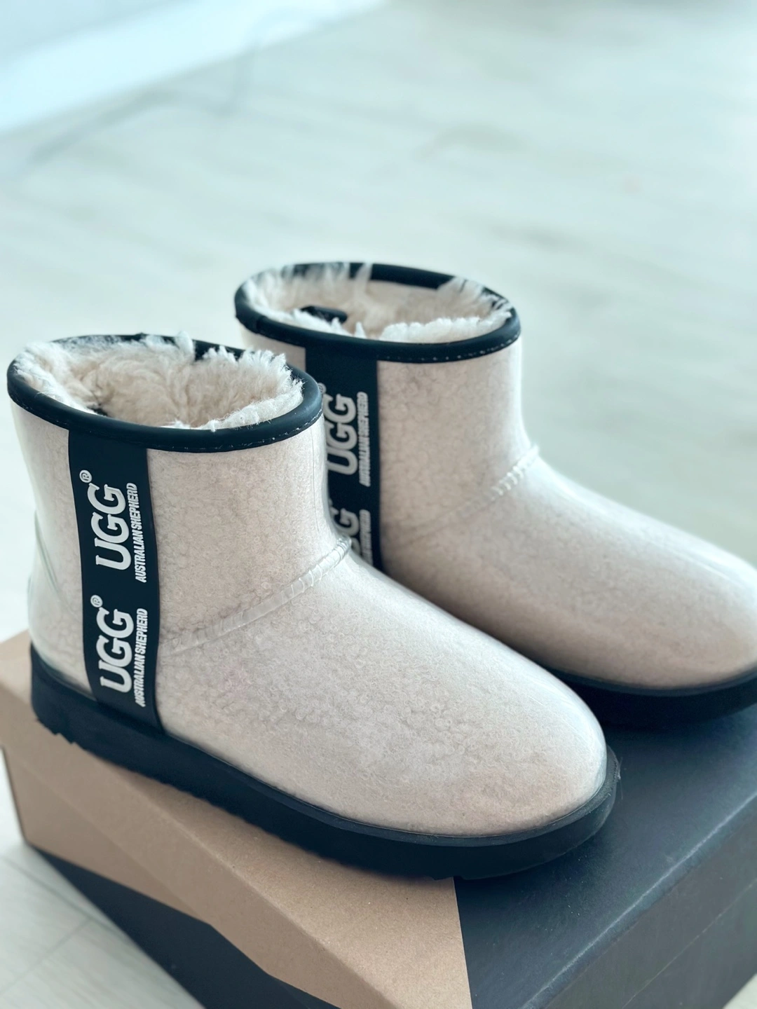 UGG 클리어어그 오즈웨어 어그부츠 EU38 | 매탄3동 | 여성잡화 | 당근 중고거래