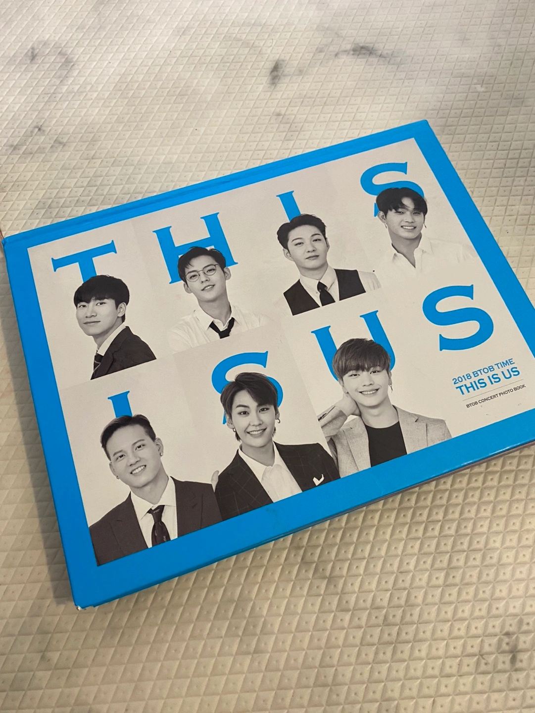 BTOB 2018 콘서트 사진집 비투비 this is us 포토북 | 구로동 | 취미/게임/음반 | 당근 중고거래