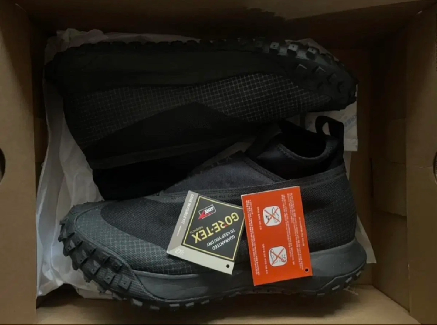 [중고] 나이키 ACG 마운틴 플라이 고어텍스 블랙 앤 다크 그레이 S급 사이즈 285 | 중앙동 | 남성패션/잡화 | 당근 중고거래