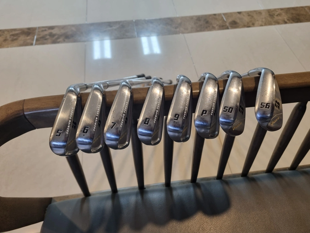 골프 V300 7세대 8 아이언 + 4번유틸 | 스포츠/레저 | 당근 중고거래