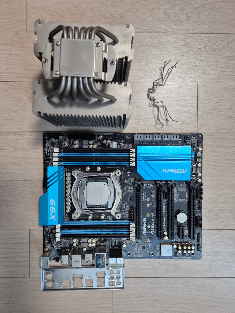 ASRock X99 Extreme4 메인보드 CPU쿨러(noctua) Antec 케이스 세트 | 신월6동 | 디지털기기 | 당근 ...