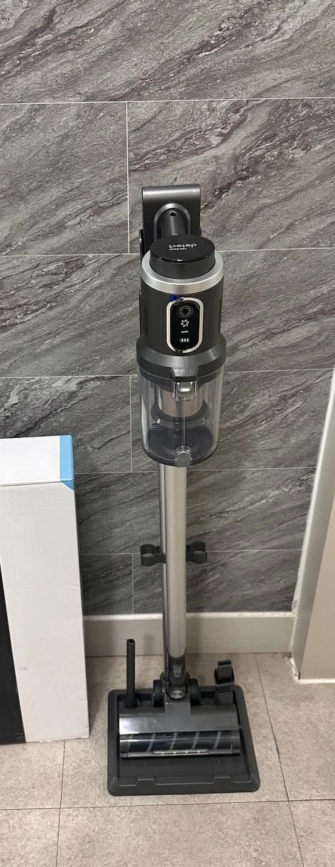 자취선물로 받은 비싼무선청소기 저는 안써서 아쉽지만 좋은거 저렴하게 올렸습니다 창제1동 생활가전 당근 중고거래