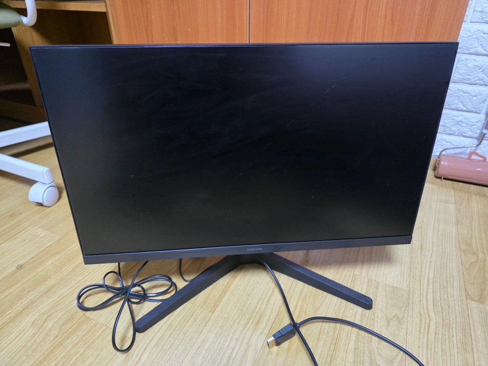 삼성전자 24인치 모니터 (60.4cm / LS24C310EA) | 디지털기기 | 당근 중고거래