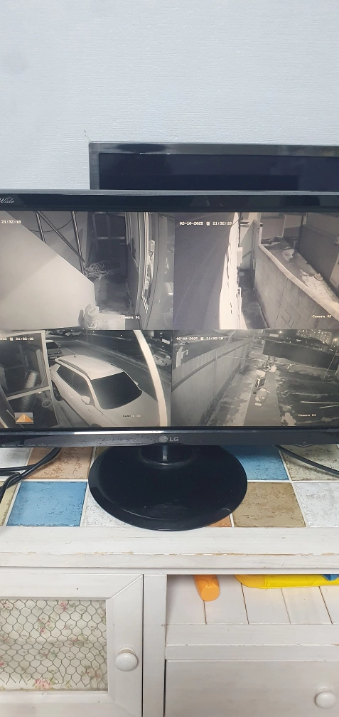 LG22인치 컴퓨터 모니터 전CCTV용으로 썻어요 | 대교동 | 생활가전 | 당근 중고거래