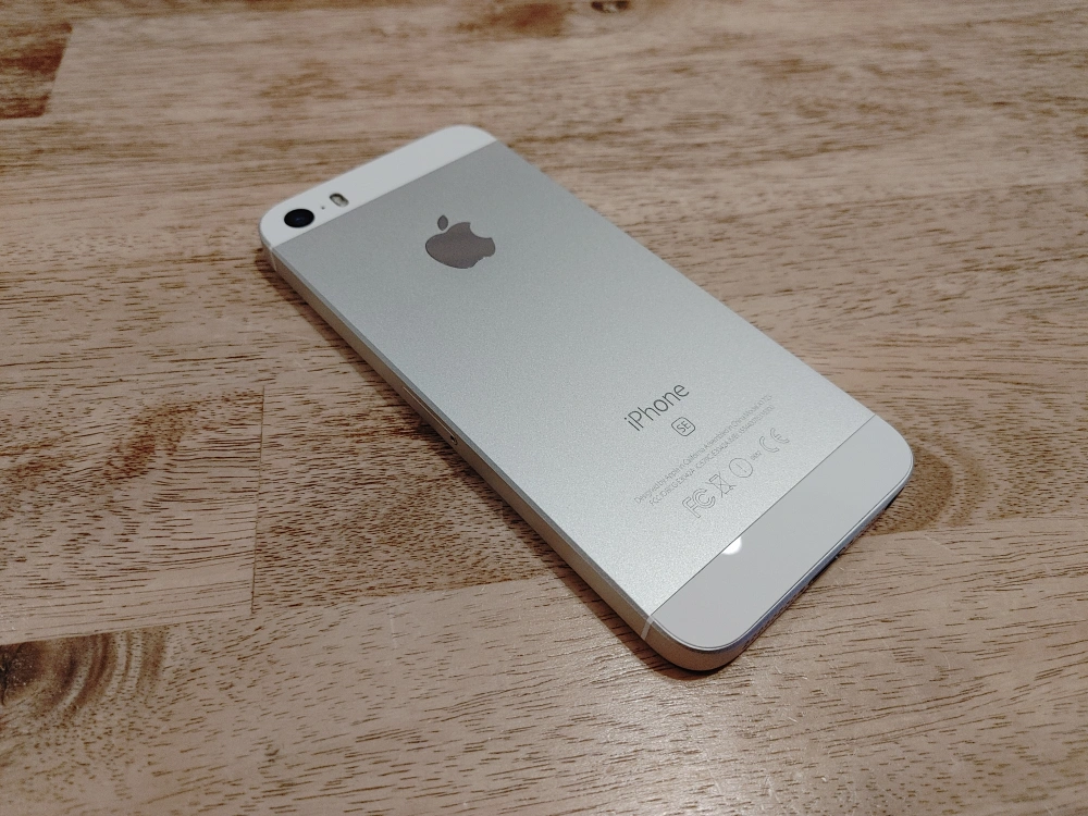 아이폰 SE1 128GB 실버 배터리100% 카메라무음 | 대명동 | 디지털기기 | 당근 중고거래