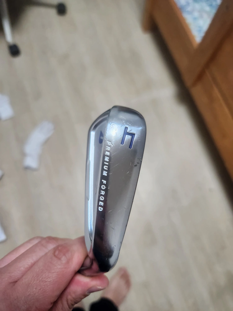 [가격인하] v300 8세대 4번 아이언 ns950 R | 스포츠/레저 | 당근 중고거래